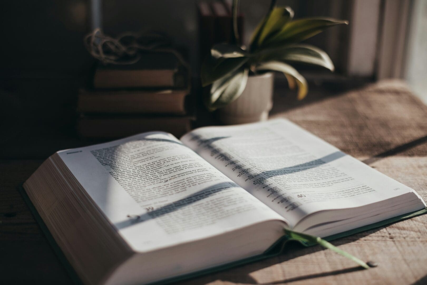 The Ten Commandments Are a Mirror Reflecting God’s Glory - Open the Bible